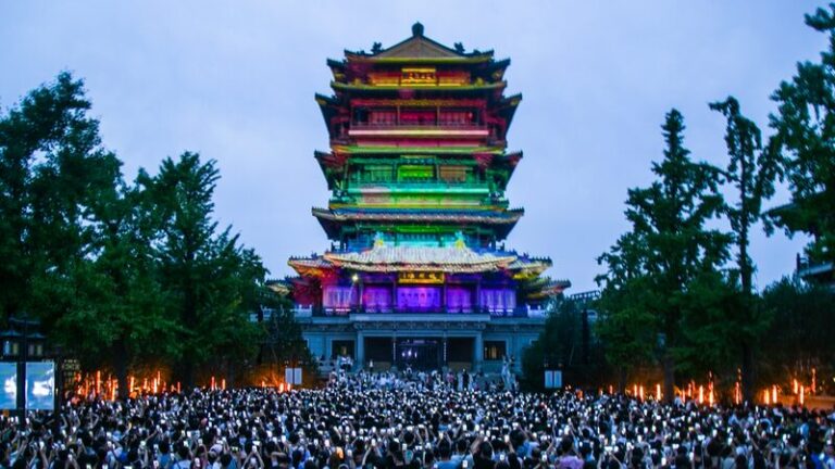 Jinan’s Chaoran Tower Transforms into Dazzling 3D Light Show for Qixi ...