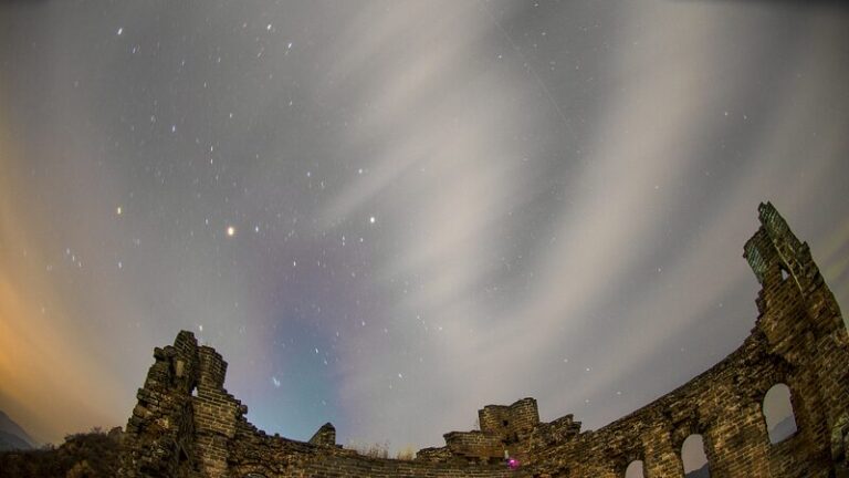 Geminid Meteor Shower Peaks This Weekend: A Celestial Spectacle ...