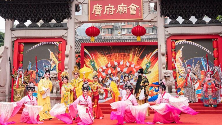 Guangfu Temple Fair Lights Up Guangzhou with a Week-Long Festive ...