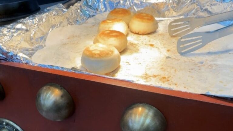 Men Ding Rou Bing: Beijing’s Golden Meat Pie Steeped in History ...