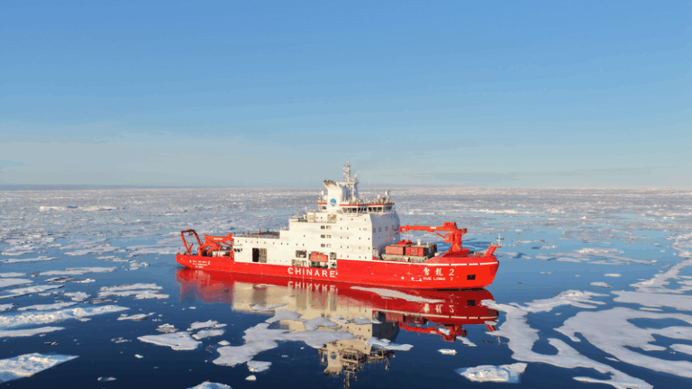 China Makes History with First Manned Dive Under Arctic Ice - Khabar Asia