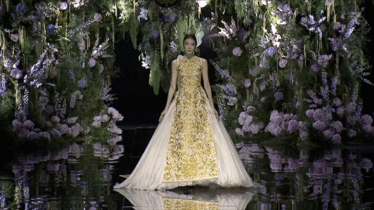 Guo Pei’s Golden Vision Ignites Beijing Fashion Week 2026 - Khabar Asia