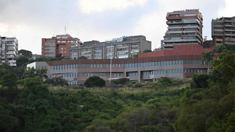 U.S. Seizes Fifth Venezuelan Oil Tanker Amid Diplomatic Thaw - Khabar Asia