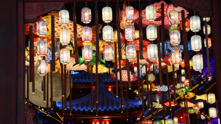 Highway Rest Stop Becomes Cultural Hub During Chinese New Year - Khabar ...