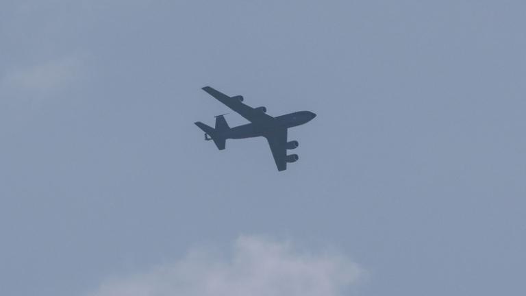 US Refueling Aircraft Crashes in Western Iraq; Rescue Operations ...